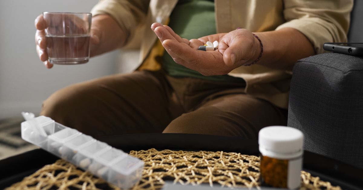 VIDEO Pastile pentru somn, risc pentru creier. Românii au tot mai des ...