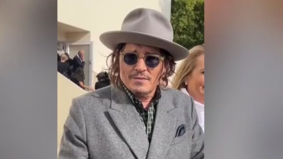 VIDEO Seară de senzație la Săptămâna Modei de la Paris. Johnny Depp ...