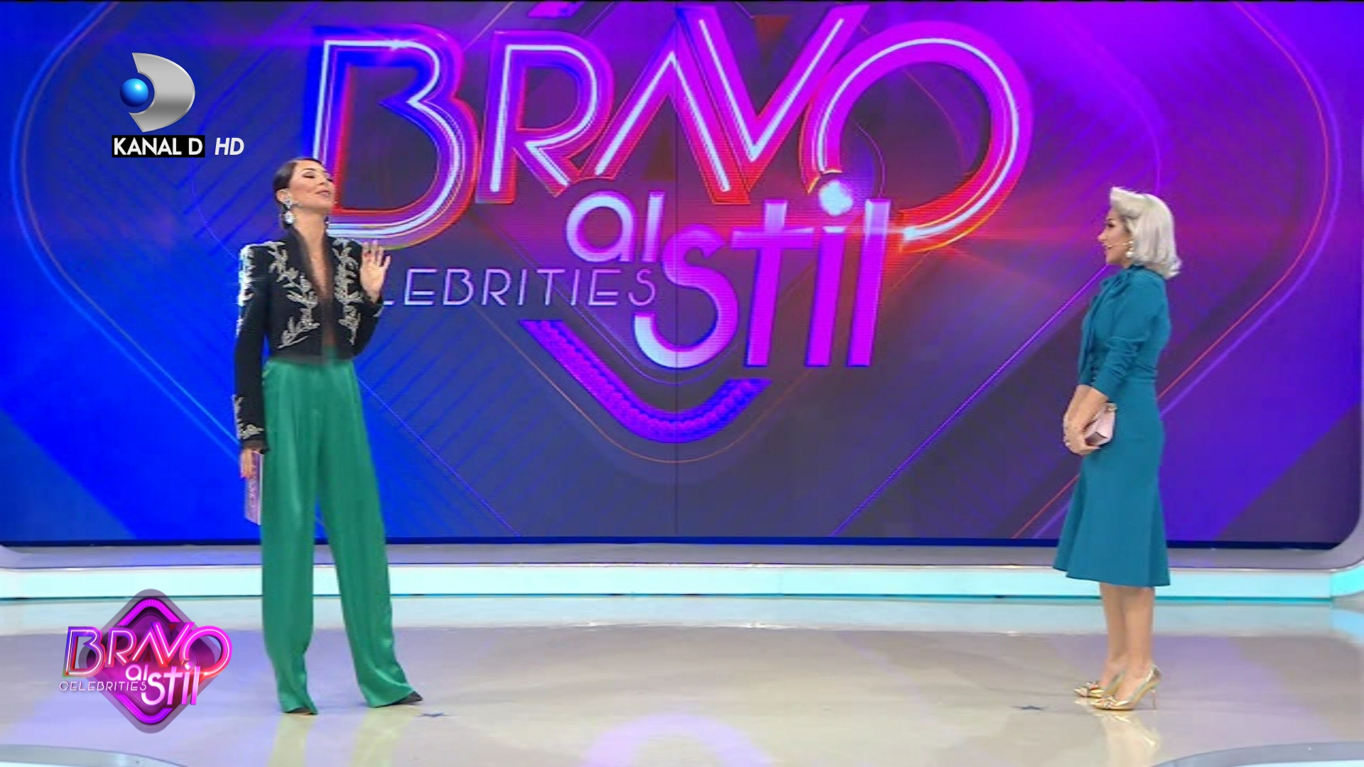 Raluca Tanase incearca sa isi aline suferinta despartirii - Kanal D Romania