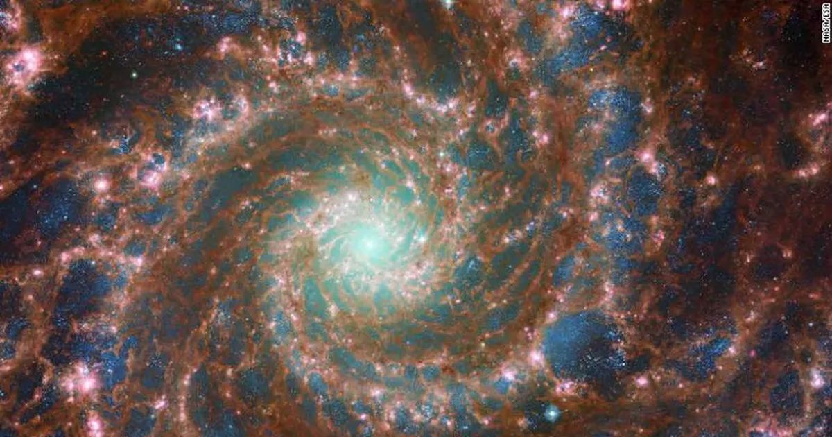 Noi imagini impresionante cu Galaxia Fantomă! Se află la 32 de milioane ...