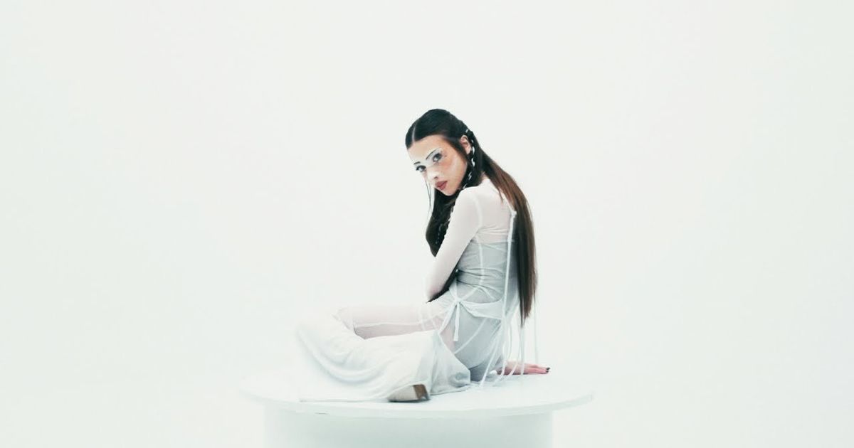 VIDEOCLIP: Roxen- Cenușă - Radio Impuls