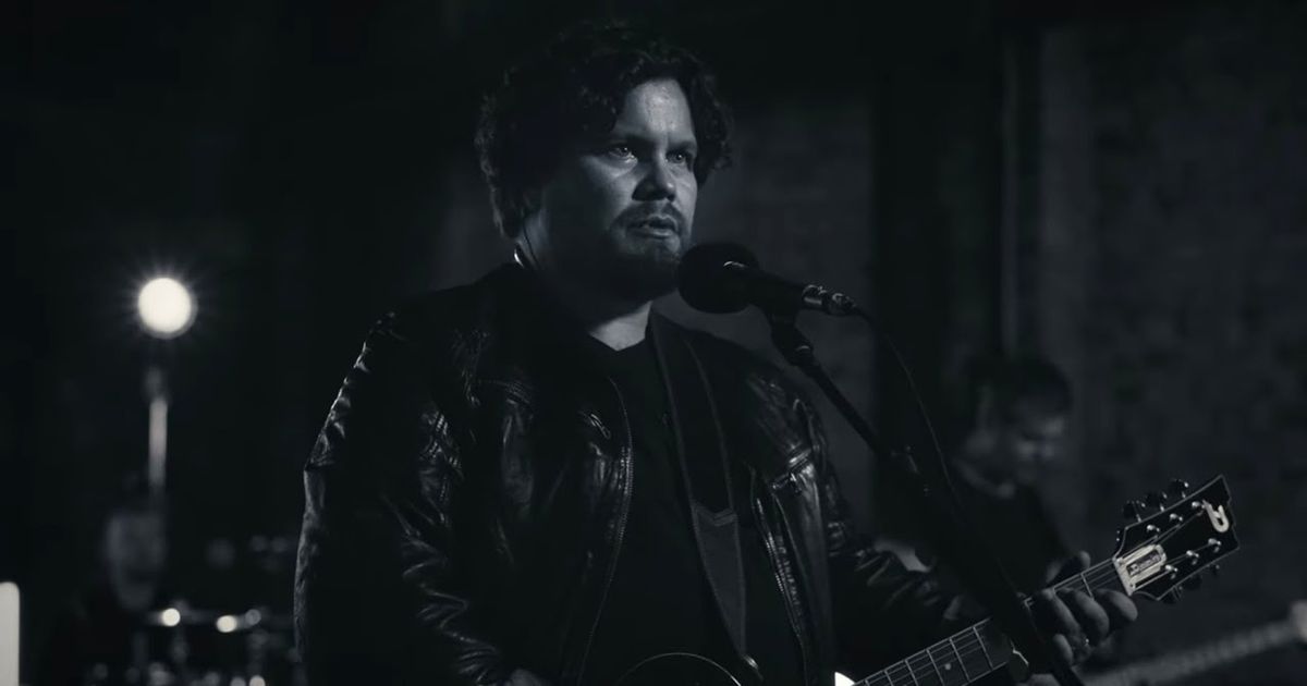 Bosquito lansează piesa "Viu", extrasă de pe albumul "Sus". Mesajul ...