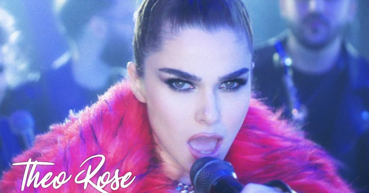 VIDEOCLIP: Theo Rose - De la 1 pan´ la 3 - Radio Impuls