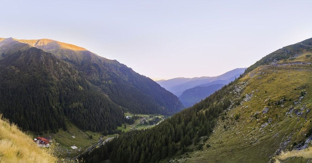 Cele mai frumoase trasee montane din România pe care trebuie să le faci ...