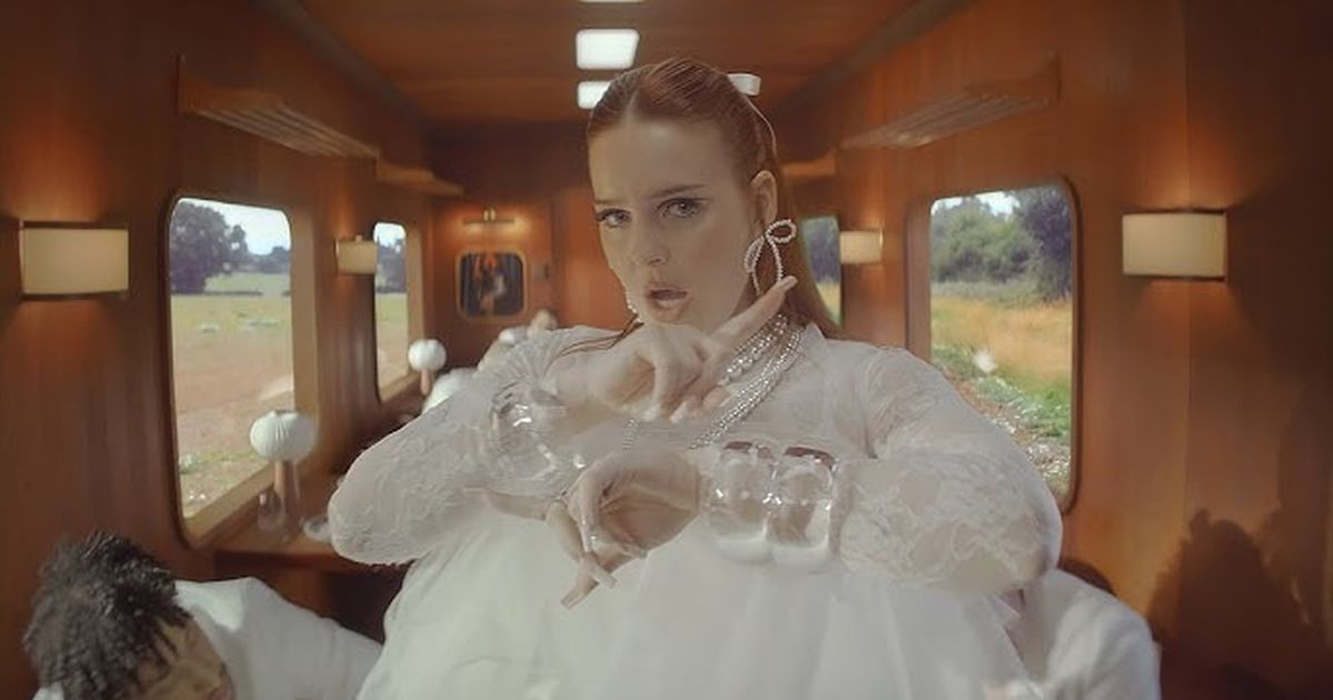 Clean Bandit, Anne-Marie și David Guetta au lansat piesa "Cry Baby" - Radio Impuls