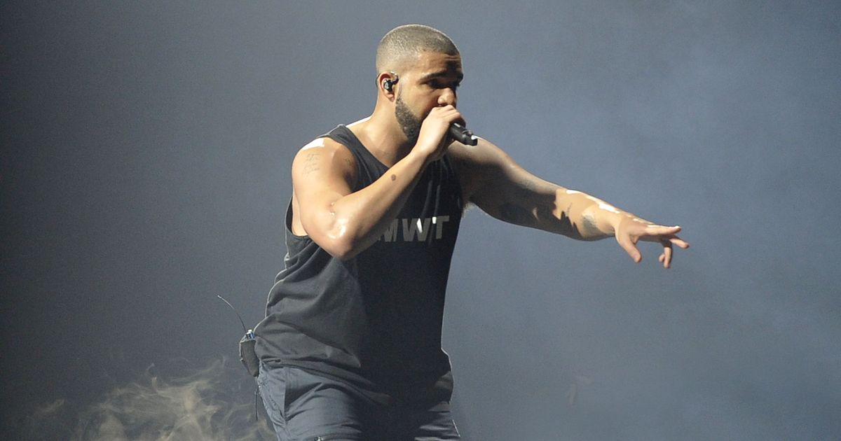 Scenă șocantă la concertul lui Drake! A oprit show-ul pentru o fană ...