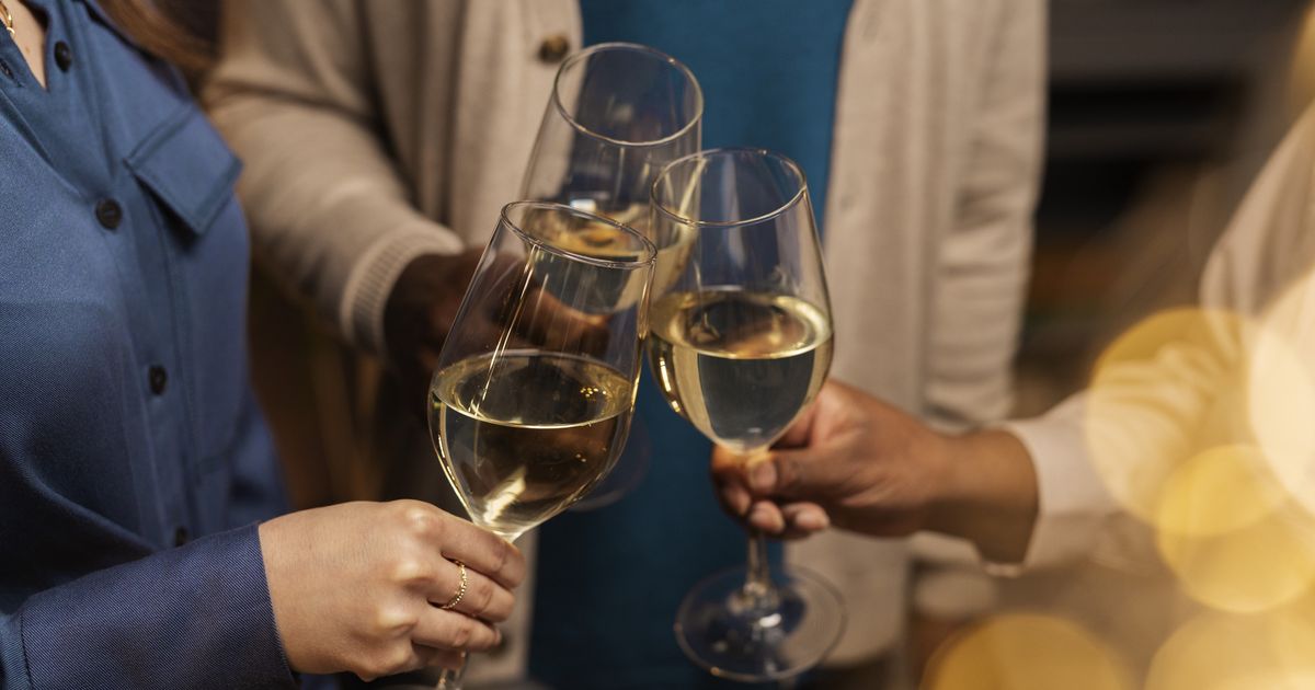 Tradiții și obiceiuri de 1 Mai la români! Ce este Armindenul - Radio Impuls