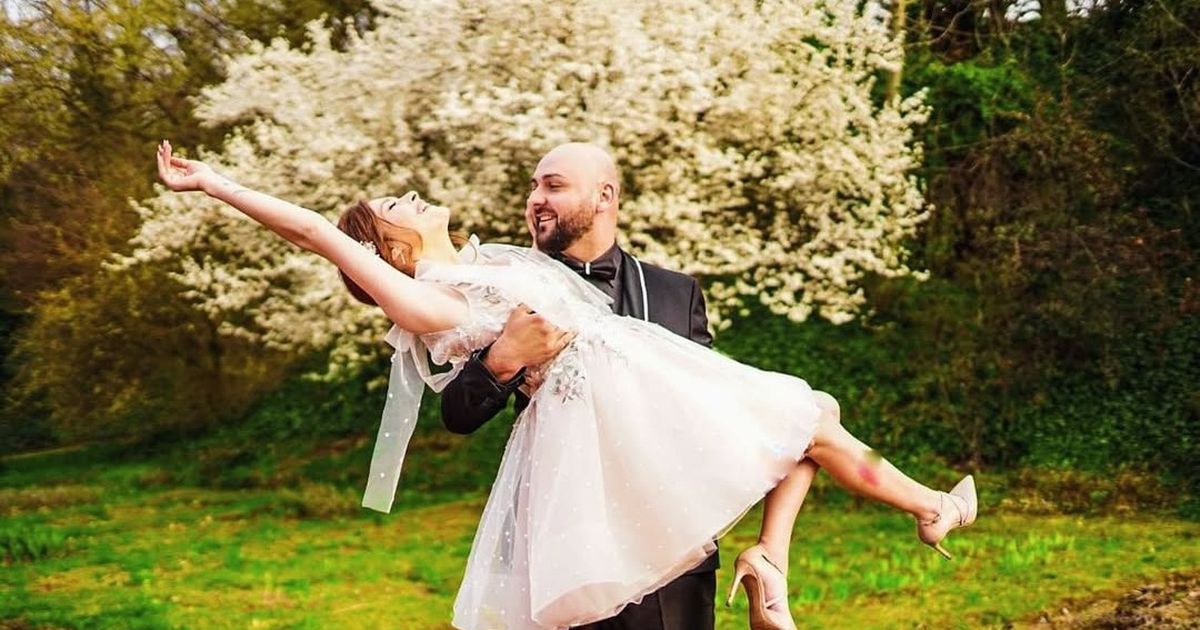 Ce se întâmplă cu soțul Teodorei Marcu. Un prieten al lui Alex face ...