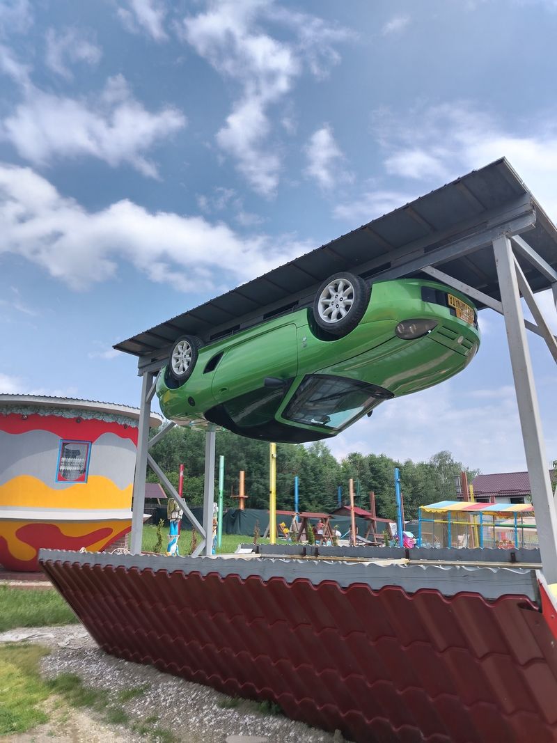 Satul răsturnat din Bumbești, Gorj, unic în România! Fiecare căsuță ...