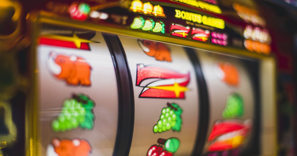 CNA interzice vedetele în reclamele la jocurile de noroc pe TV, radio și online! De când intră ...