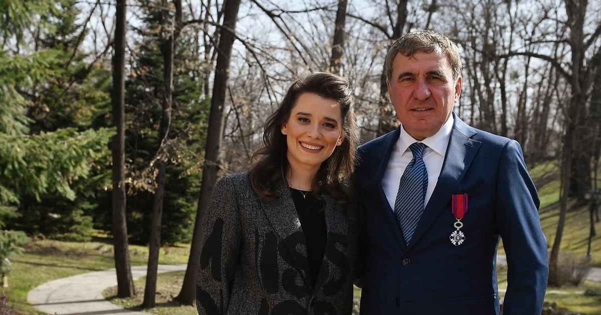 „Regele” Gică Hagi, în centrul atenției la nunta fiicei sale, Kira, cu ...