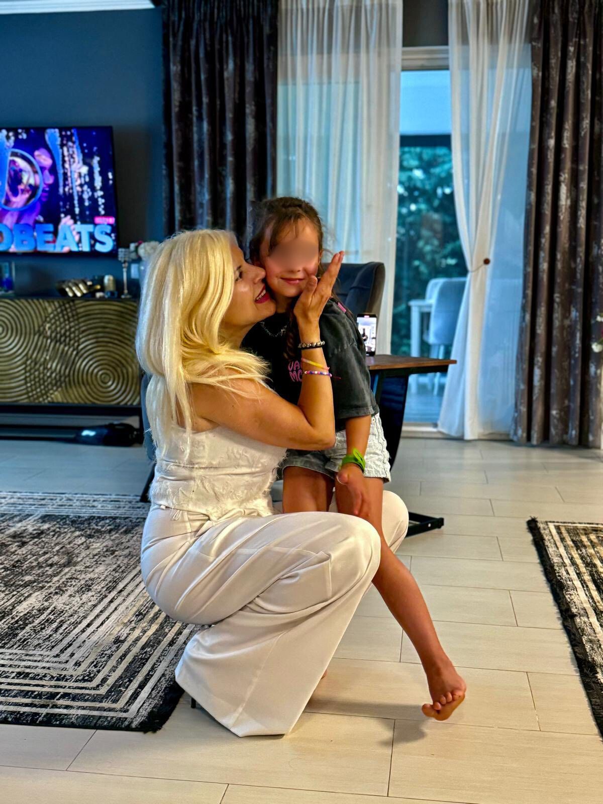 Cum a sărbătorit Elena Udrea ziua de naștere a fiicei sale? Eva Maria a împlinit 7 ani: „De-as ...