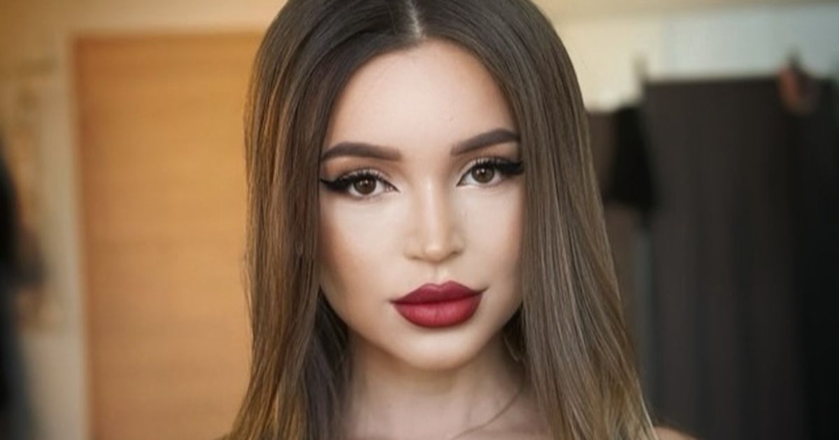 Internetul vuiește după imaginile în care Lia, Naomi, Kira și Bianca o ...